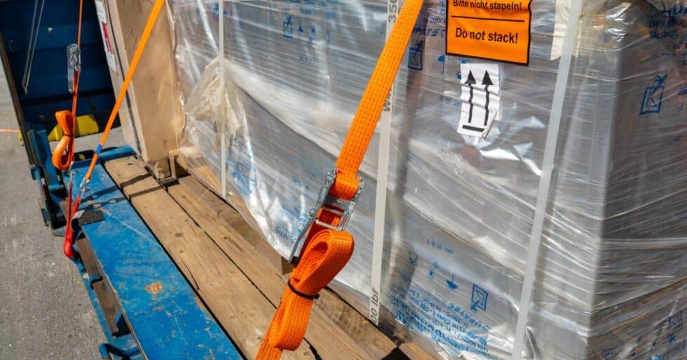 E-Track vs. Logistic Straps: Which Is Right for Your Cargo?